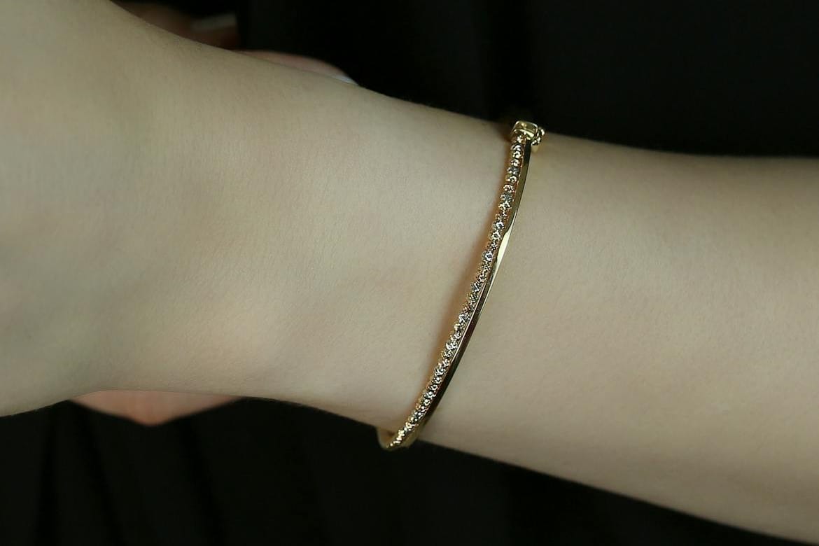 Comment choisir un bijou en or pour offrir à une femme ? - Brillantine.net